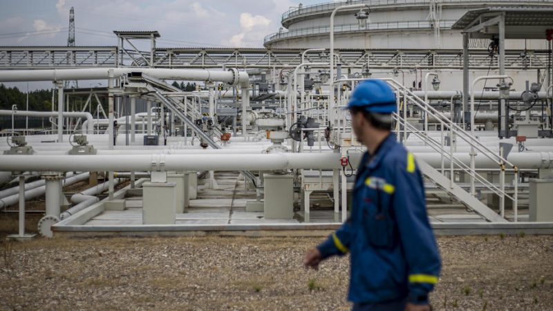 Slovak oil refiner to keep selling Russian oil, hopes Commission turns ...