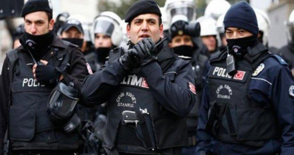 The Turkish police, in a major operation, detained 33 individuals ...